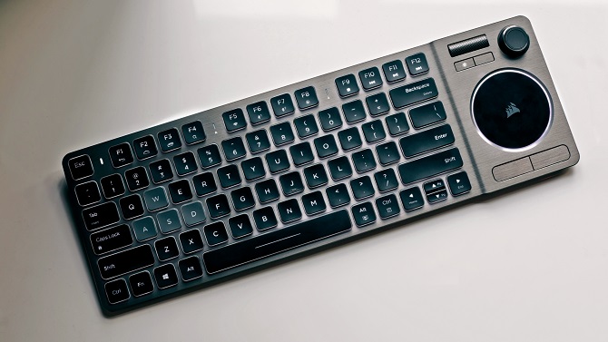 TEST du Clavier K83 Wireless Corsair : Du jeu et du divertissement